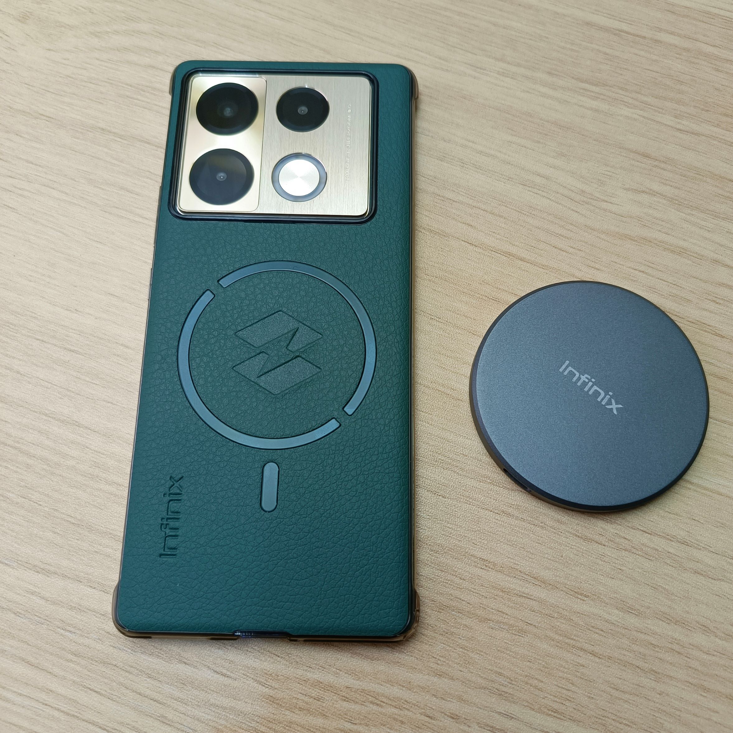 Infinix-MagPad-magnetic-wireless-charger - Techsawa